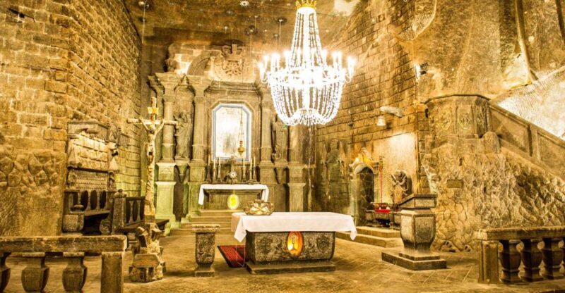Salt Mine Wieliczka & Lunch & Schindlers Factory Tour - Exploring the Wieliczka Salt Mine – A subterranean wonder