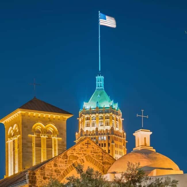 San Antonio: City Lights Night Tour by Trolley - Music and Atmosphere  