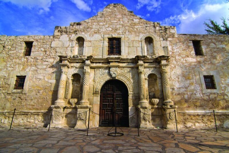 San Antonio Premium City Tour with Alamo & River Walk Cruise - Transportation and Group Dynamics