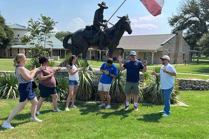 San Antonio Texas Bar Crawl: Drinks Up in San Antonio! - FAQ