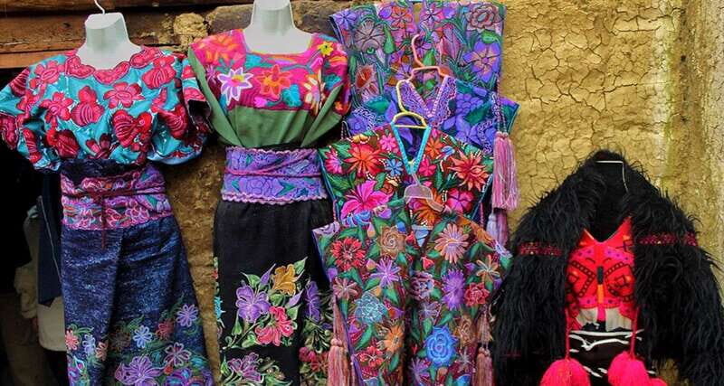 San Cristóbal: Indigenous Communities&CityTour English Guide - Zinacantán: Colorful Textiles & Family Life