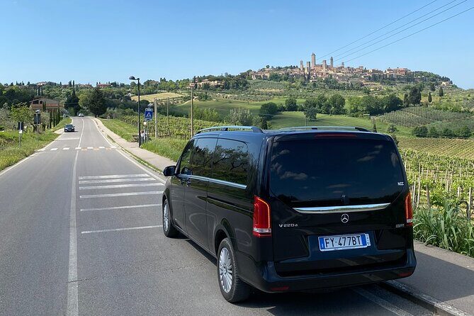 San Gimignano + Lunch&Wine private tour by van from Lucca or Pisa - Transport & Group Size