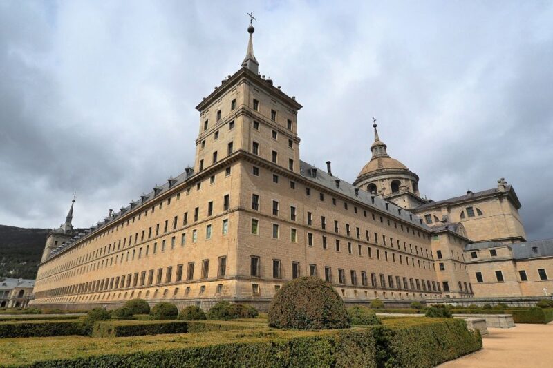 San Lorenzo de El Escorial: Monastery and Site Guided Tour - An Introduction to San Lorenzo de El Escorial