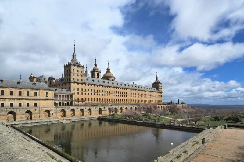 San Lorenzo de El Escorial: Monastery and Site Guided Tour - The Experience: What Travelers Are Saying