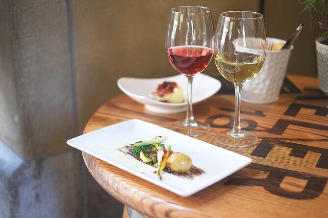 San Sebastian Evening Pintxo Tour with Wine - Starting the Culinary Night in Old Town