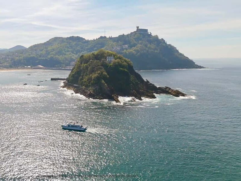 San Sebastián: Sunset Cruise on a Sustainable Catamaran - What to Expect on the Sunset Cruise