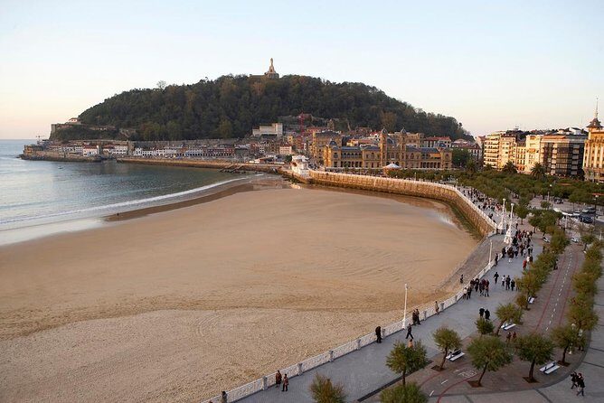 San Sebastian walking tour with pintxo and drink option - Who Is This Tour Best For?