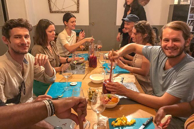 Sangria Cultural Workshop with Tapas - Key Points