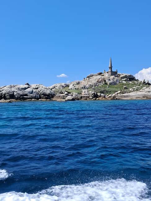 Santa-Giulia: Half-day trip to the Lavezzi Islands - Exploring the Santa-Giulia: Half-day trip to the Lavezzi Islands