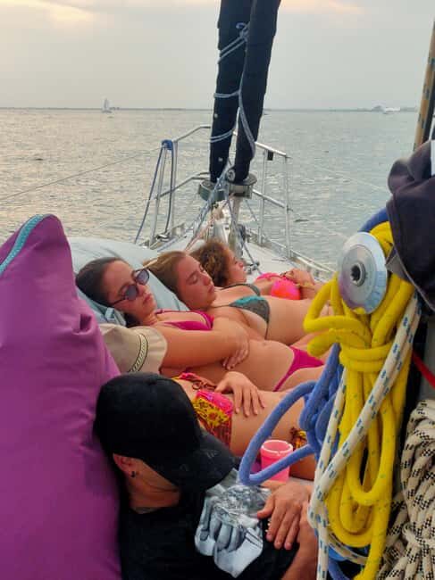 Santa Pola: Sail to Tabarca, snorkel, and enjoy sunset with a tasting - What to Expect from the Tour