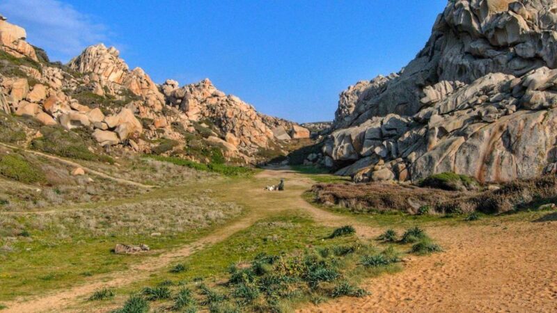 Santa Teresa Gallura: Valle della Luna hiking - The Significance of Guides and Group Dynamics