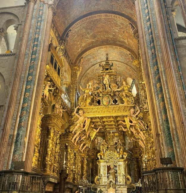 Santiago de Compostela: 4hours tour with everything included - Key Points