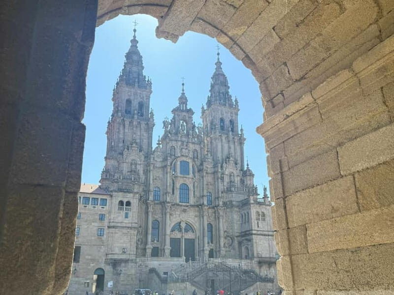 Santiago de Compostela: 4hours tour with everything included - What Past Travelers Say