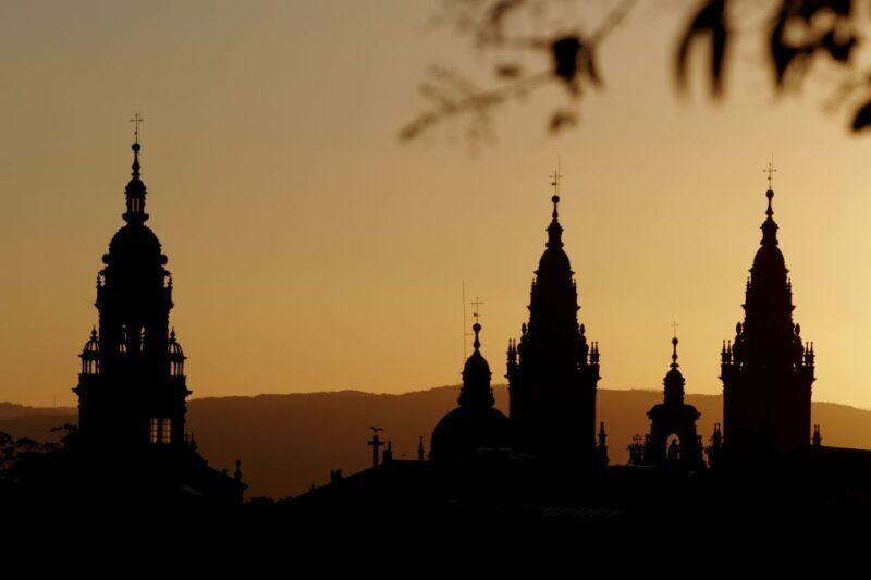 Santiago de Compostela: legends tour and galician dinner - An In-Depth Look at the Santiago Legends Tour and Galician Dinner