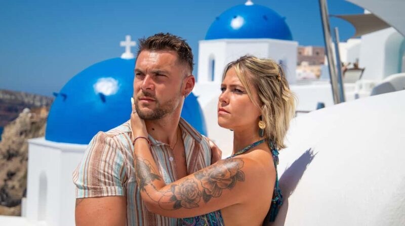 Santorini: 40-minute Photoshoot in Oia - An Honest Look at the Experience