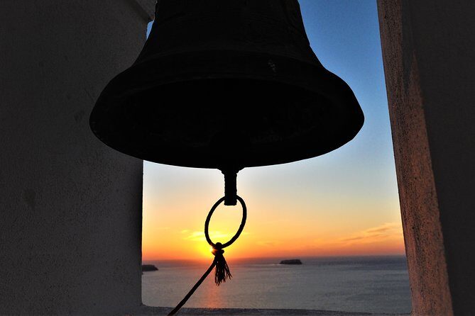 Santorini 6 Hour Private Custom Tour With a Local Driver - Sunset in Oia: A Magical Finish
