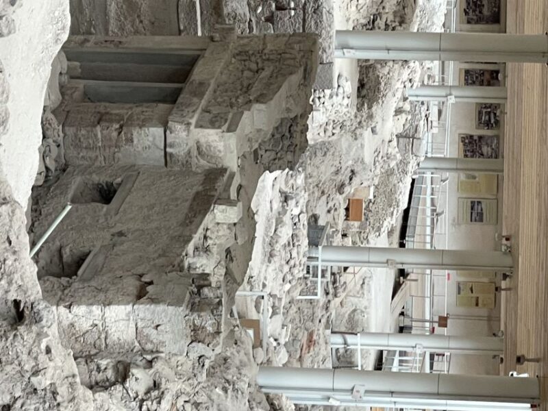 Santorini: Akrotiri Private Guided Tour with Hotel Pick-Up - Comfortable Pickup and Transport