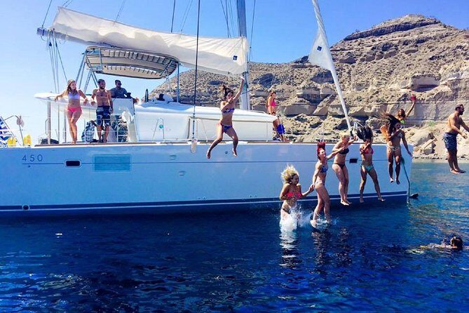Santorini Catamaran Cruise with Fresh Meal and Open Bar - Comfort, Group Size, and Atmosphere