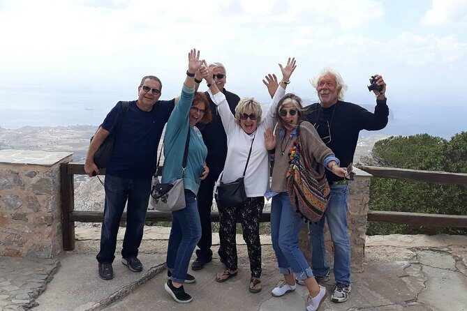 Santorini First-time Visitors Private Tour with Wine Tasting - A Closer Look at the Santorini Private Tour