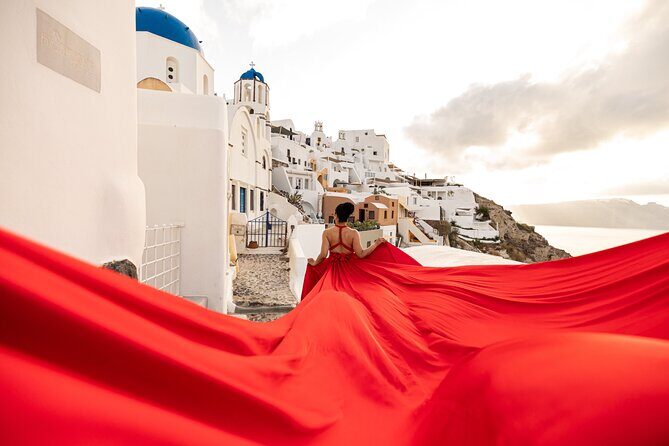 Santorini: Flying Dress Professional Photography *Dress Included* - Key Points