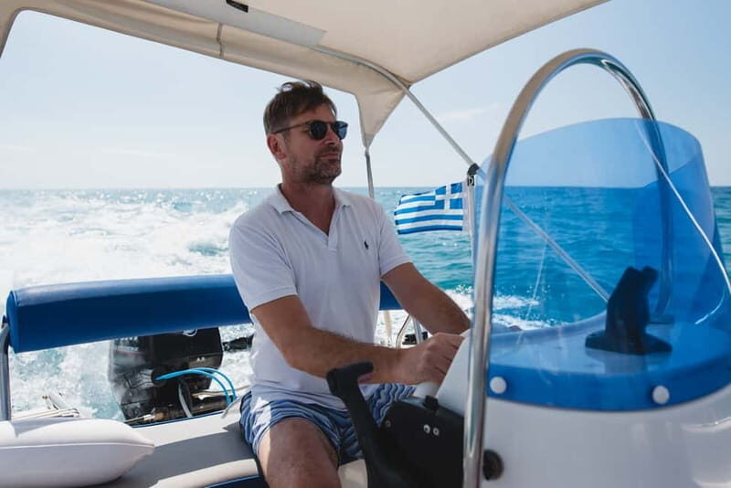 Santorini: License-Free Boat Rental with Ice, Water, & Fruit - Who Will Love This Experience?