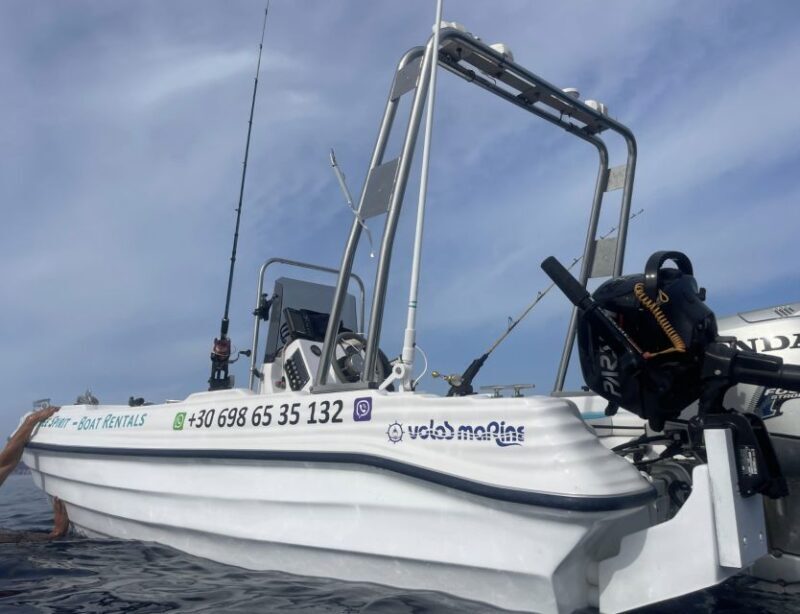 Santorini: License-Free Boat Rental with Snorkeling Gear - Price and Value