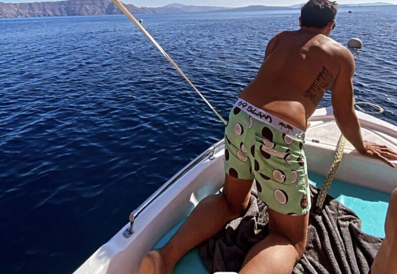 Santorini: License-Free Boat Rental with Snorkeling Gear - Who Should Book This?