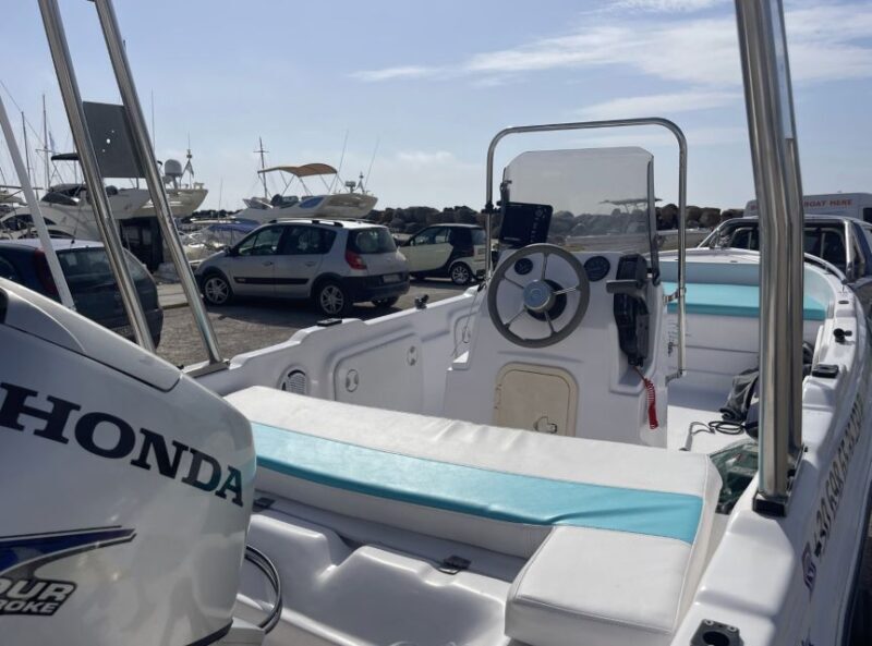 Santorini: License-Free Boat Rental with Snorkeling Gear - FAQ