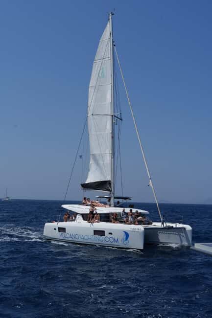 Santorini: Luxury Caldera Cruise With Meal & Drinks - Key Points