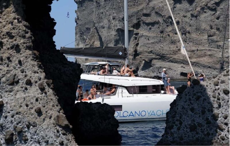 Santorini: Luxury Caldera Cruise With Meal & Drinks - Who Is This Cruise Best Suited For?