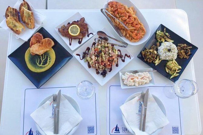 Santorini Luxury Catamaran Day Cruise with BBQ,drinks,transfer - Who Is This Tour Best For?