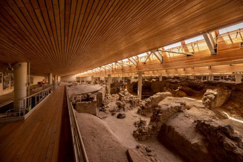 Santorini: Mythical Day Trip to Akrotiri with Volcano Cruise - Cruise to the Volcano and Hot Springs