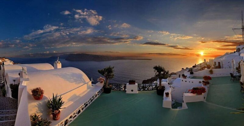 Santorini: Oia Cultural Highlights Sunset Walking Tour - Why This Tour Offers Good Value