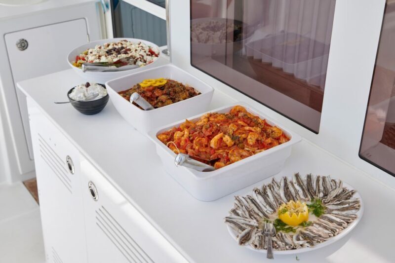 Santorini: Platinum Catamaran Cruise w/ BBQ Meal & Open Bar - The Experience Onboard: Comfort, Food & Drinks