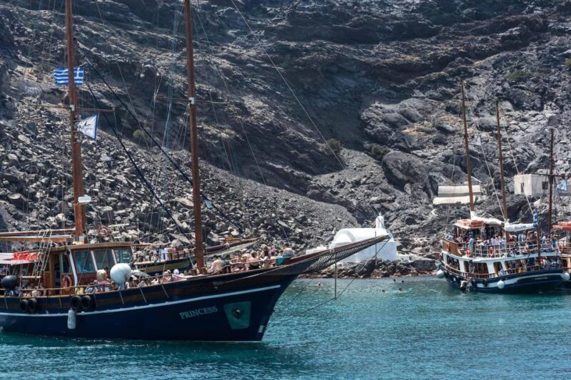 Santorini Port: Cruise to Volcano, Hot Springs & Thirassia - FAQ