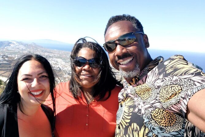 Santorini Private 5-Hour Tour with Local Guide & Sunset in Oia - FAQs