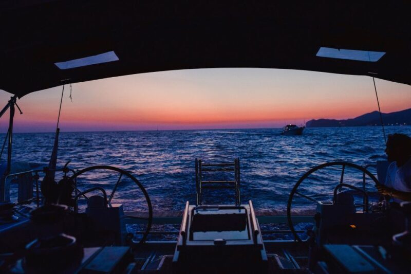 Santorini: Private Caldera Sailing Trip with Open Bar & Meal - FAQ