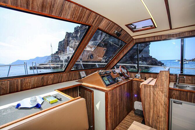 Santorini Private Cruise Sightseeing Tour with BBQ and Drinks - The Sum Up