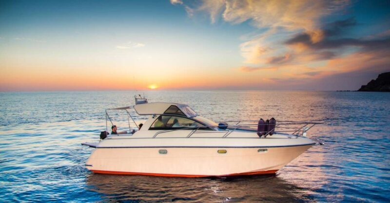 Santorini: Private Day Cruise with Barbeque and Drinks - FAQ