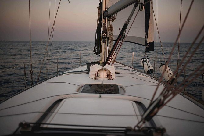 Santorini Private Sunset Sailing Tour with Dinner, Drinks &Transfer included - FAQ