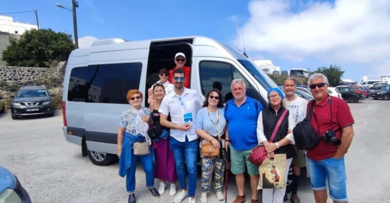 Santorini: Private Tour in Spanish with Local Guide - Key Points