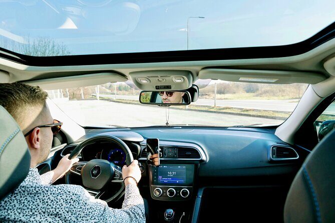 Santorini Private Transfer From or To the Ferry Port - Practical Details and Tips