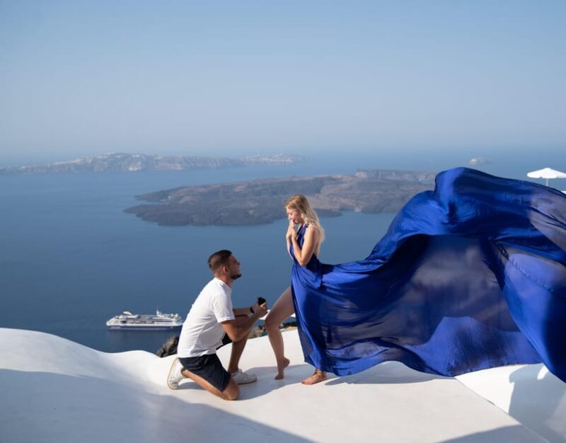 Santorini: Proposal Photoshoot l Private Entry to blue Dome - The Photo Experience: Quality and Deliverables