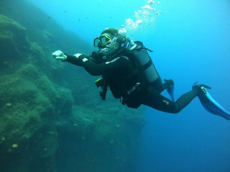 Santorini: Scuba Diving Experience in Caldera for Beginners - Overview: What You Can Expect from This Santorini Scuba Tour