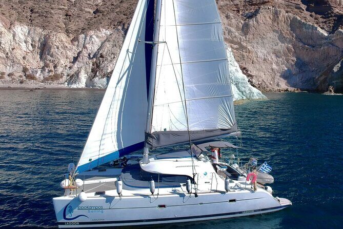 Santorini: Standard Small-Group Catamaran Cruise with Food/Drinks - An In-Depth Look at the Santorini Catamaran Cruise