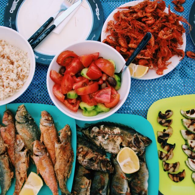 Santorini Sunset Fishing Trip with Dinner and Drinks - An In-Depth Look at the Santorini Sunset Fishing Trip