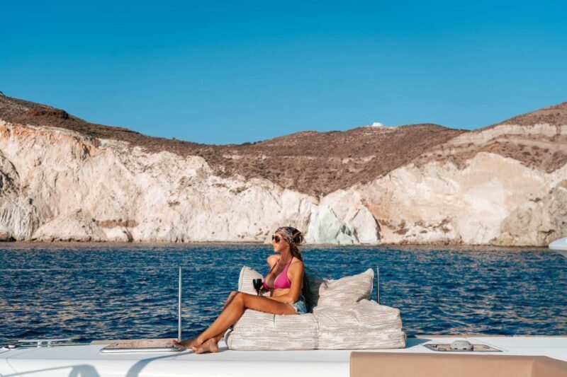 Santorini: Sunset Sailing Cruise, with Dinner and Drinks - Key Points