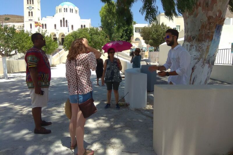 Santorini: Traditional Sightseeing Bus Tour with Oia Sunset - Key Points