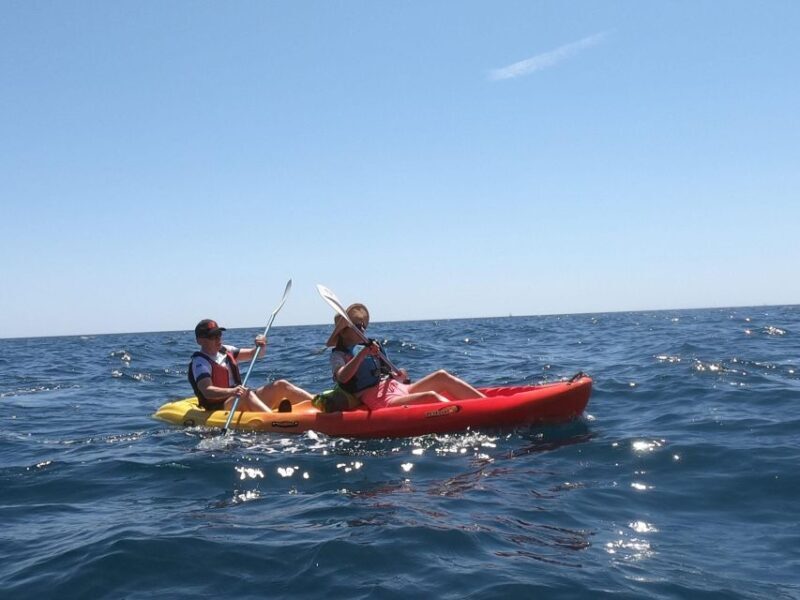 Santorini:explore the black beach by Kayak - Key Points