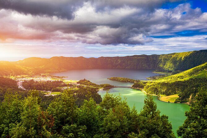 São Miguel 2-Day Tour: East & West Highlights Adventure - Key Points